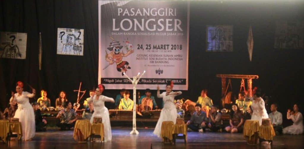 Longser Bukan Sekadar Hiburan - Bale Bandung