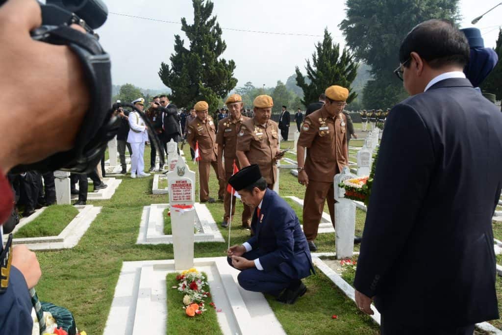 Terbangkan Pesawat Modifikasi, LMU (Anumerta) Nurtanio Pringgoadisuryo ... Terbangkan Pesawat Modifikasi, LMU (Anumerta) Nurtanio Pringgoadisuryo ...